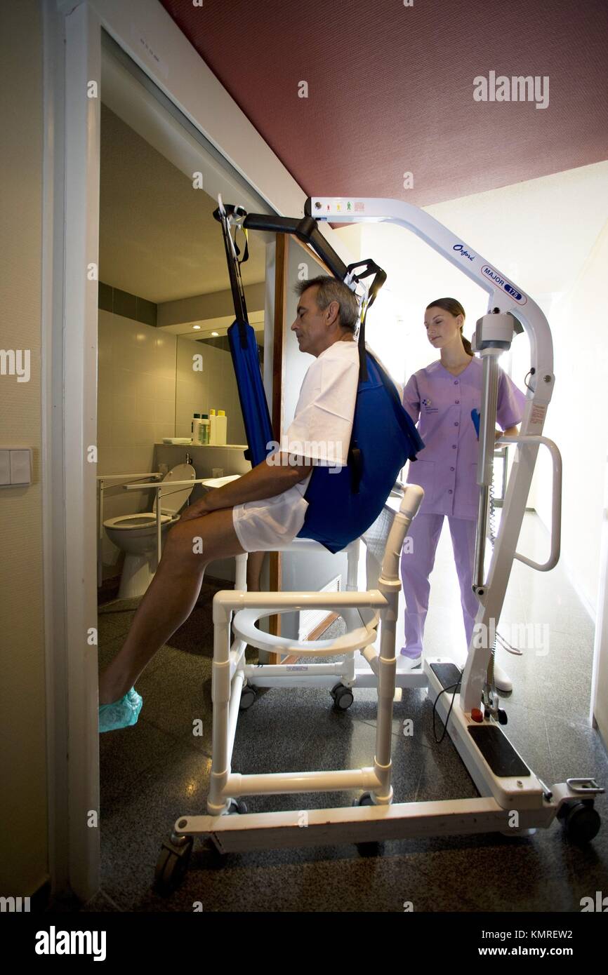 Hospital, crane for disabled Stock Photo - Alamy