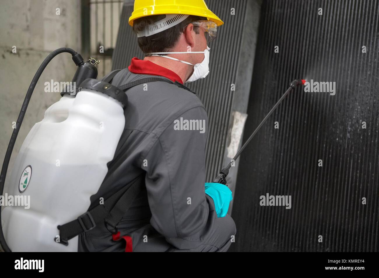 Cleaning radiator hi-res stock photography and images - Alamy