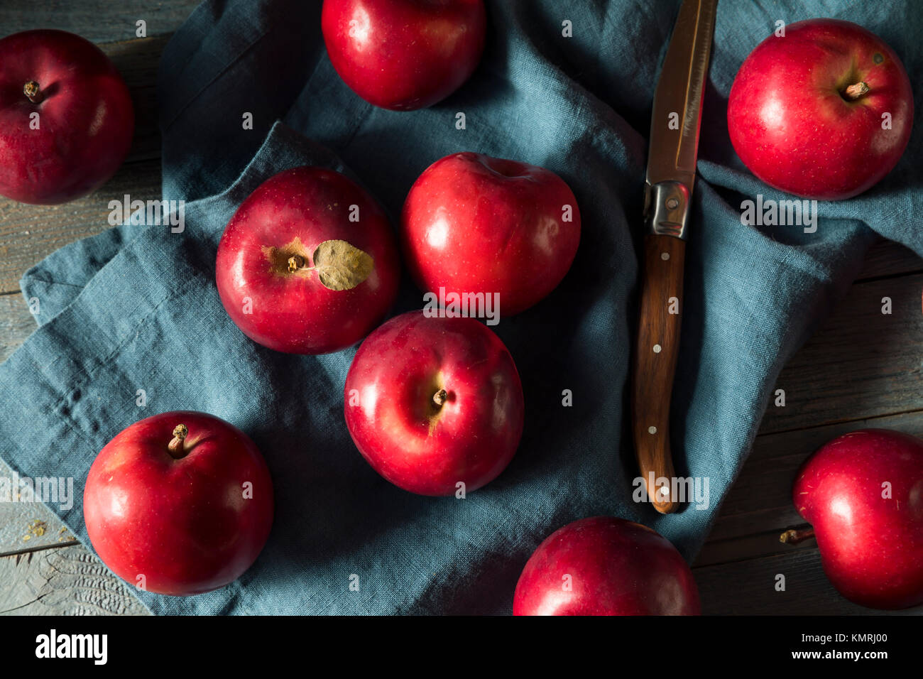 Red Organic Macintosh Apples Ready to Eat Stock Photo - Alamy