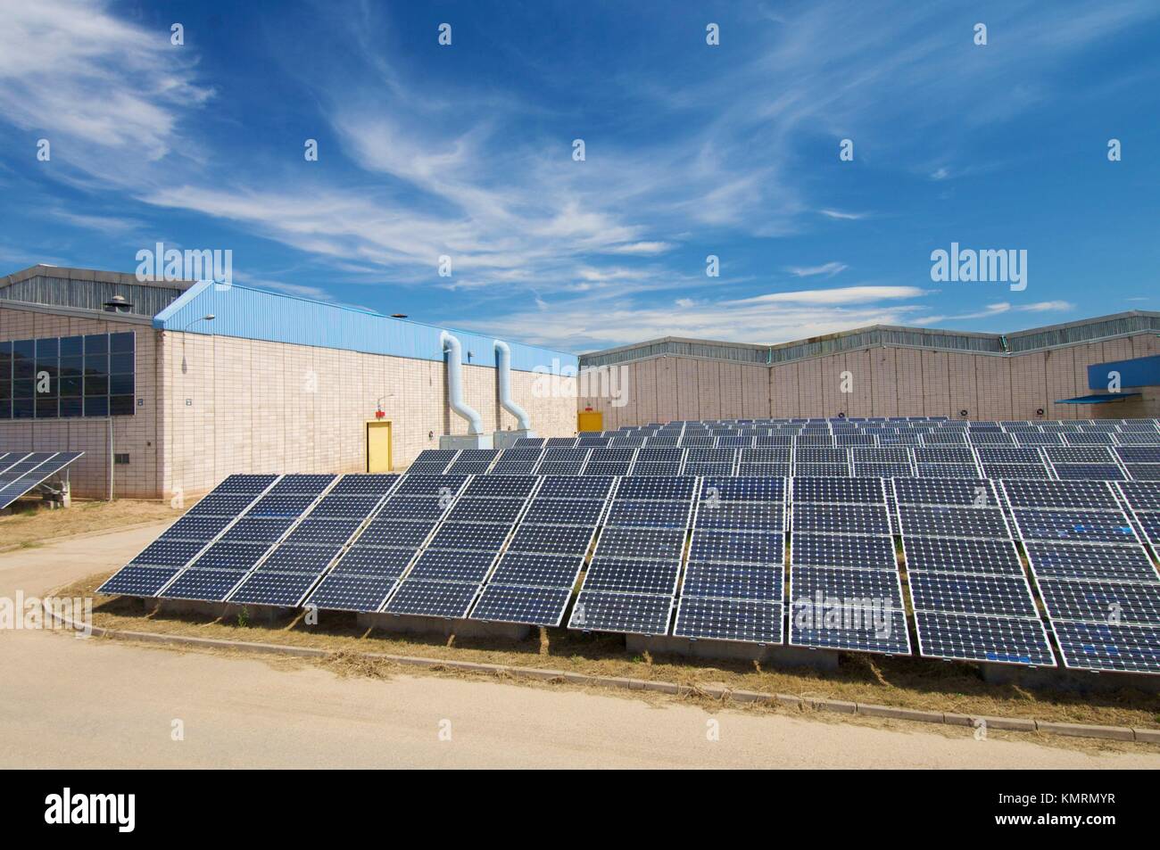 A solar panel manufacturing plant hi-res stock photography and images ...