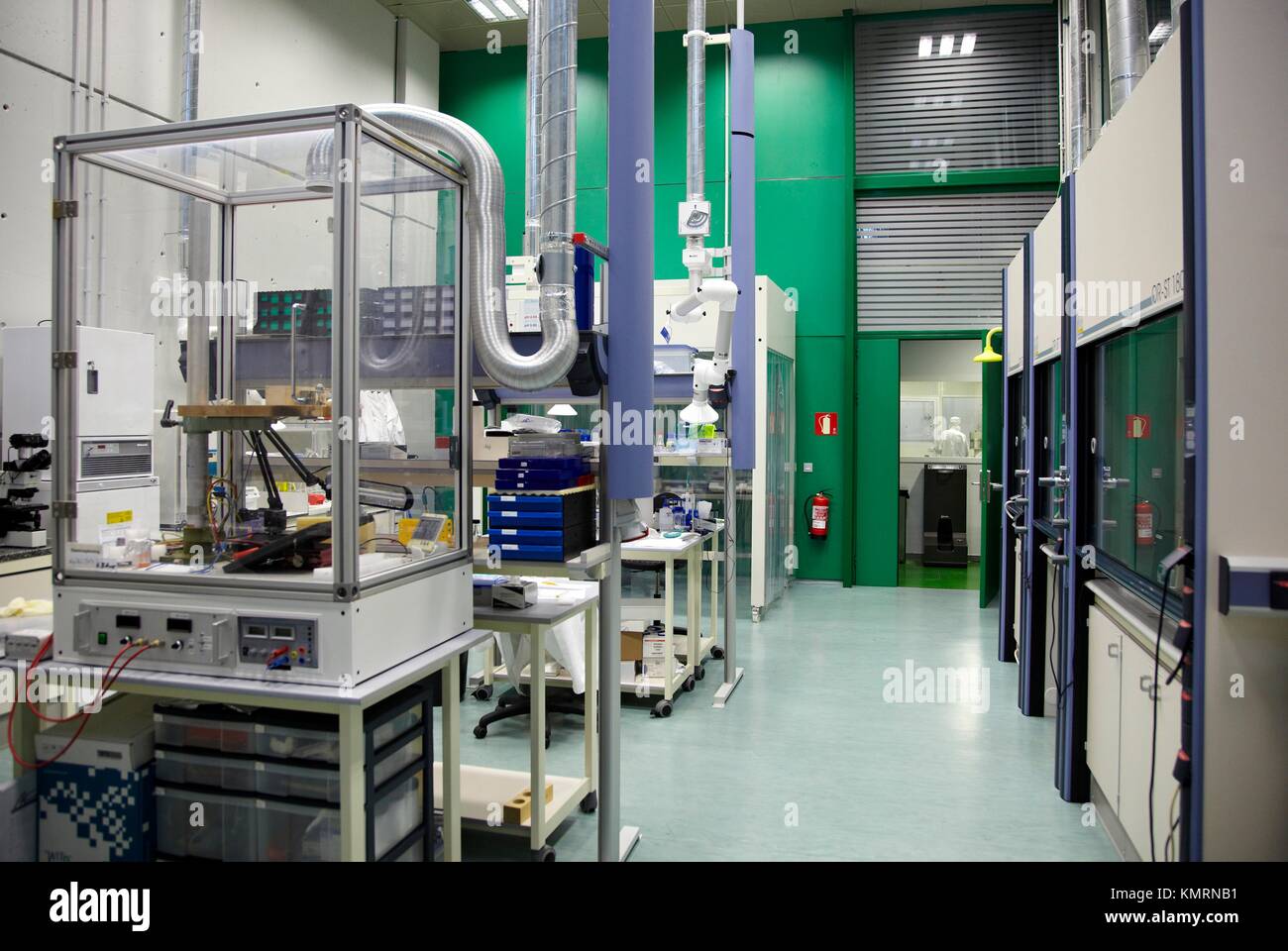 Nanoscience research center hi-res stock photography and images - Alamy