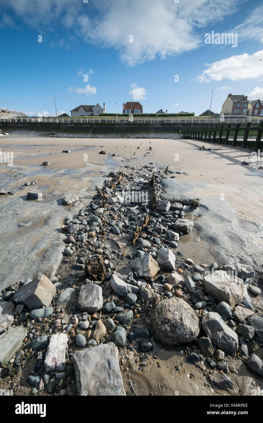Beach structures hi-res stock photography and images - Alamy