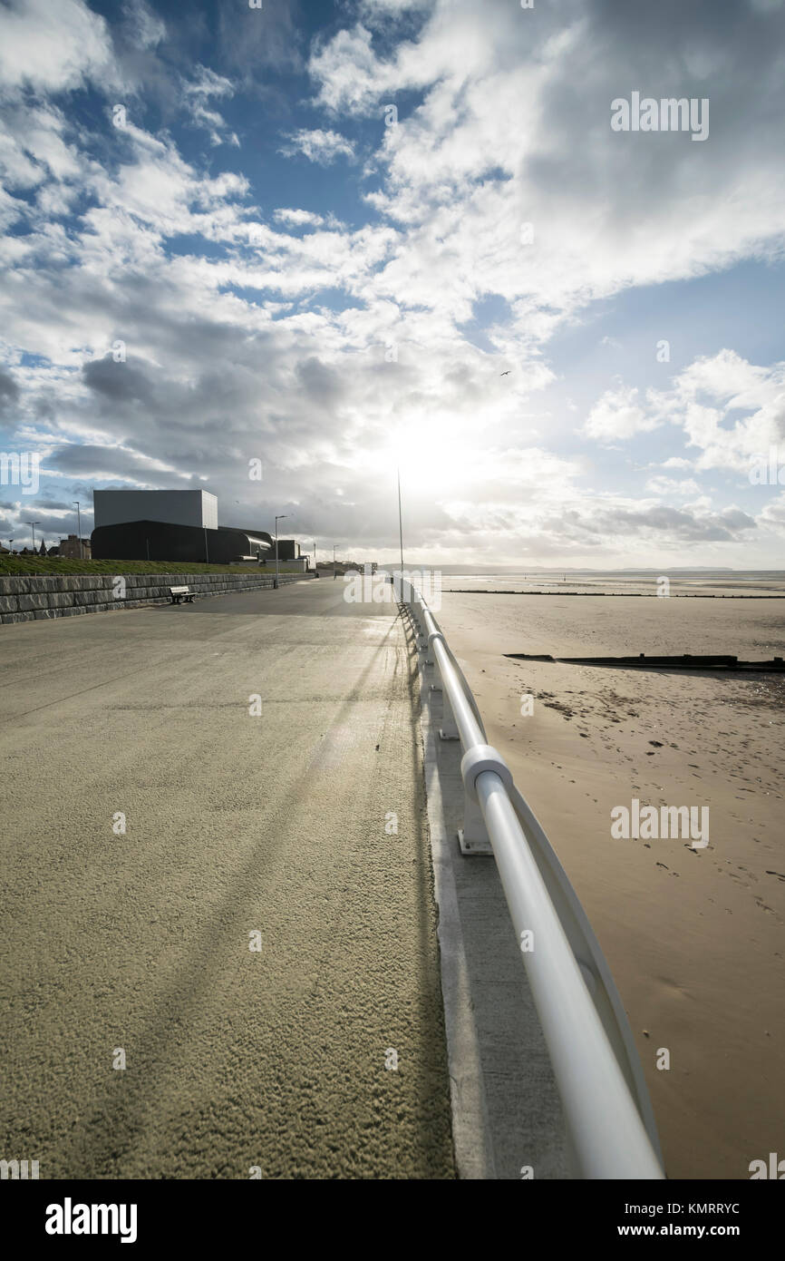 East rhyl coastal path hi-res stock photography and images - Alamy