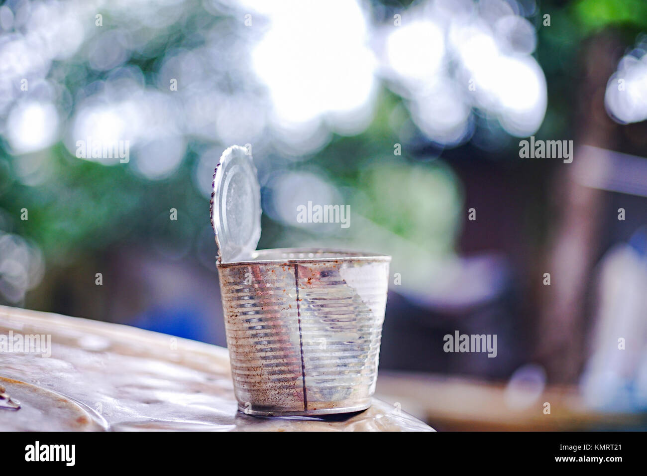 Rusty canned food hi-res stock photography and images - Alamy