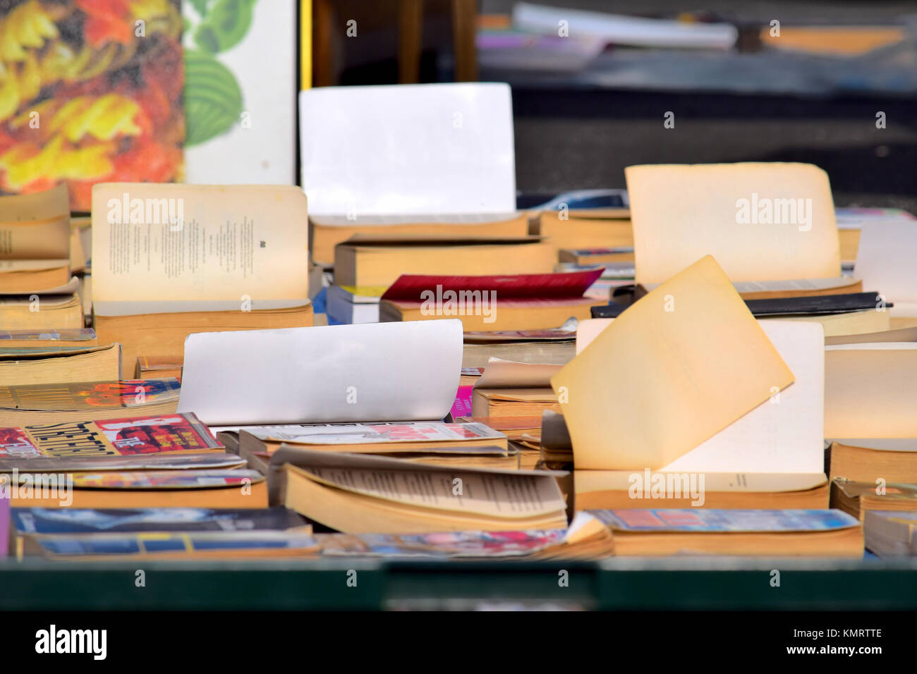 Paperback books on a market stall Stock Photo - Alamy