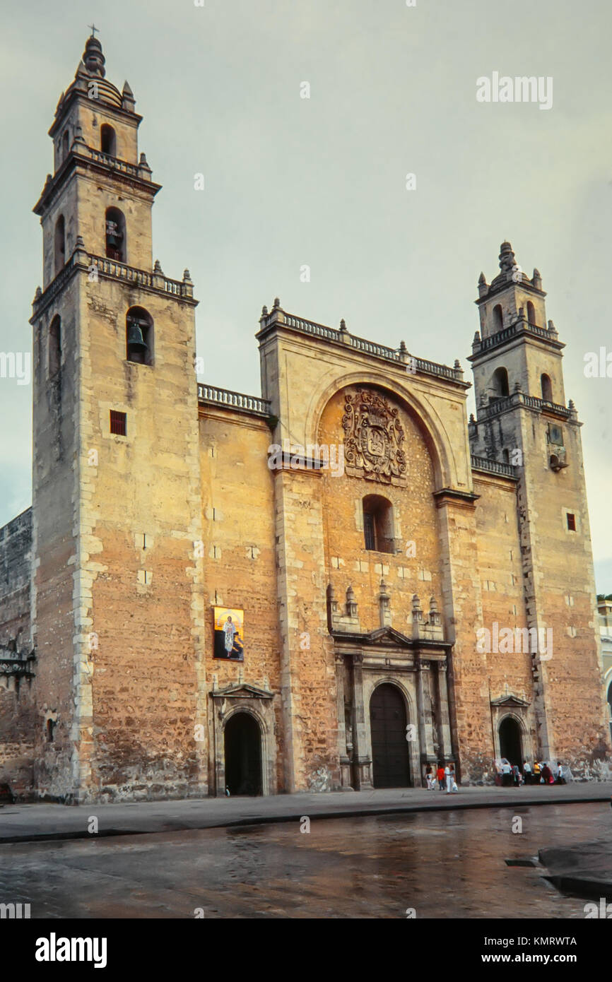 Merida mexico architecture sunset hi-res stock photography and images ...