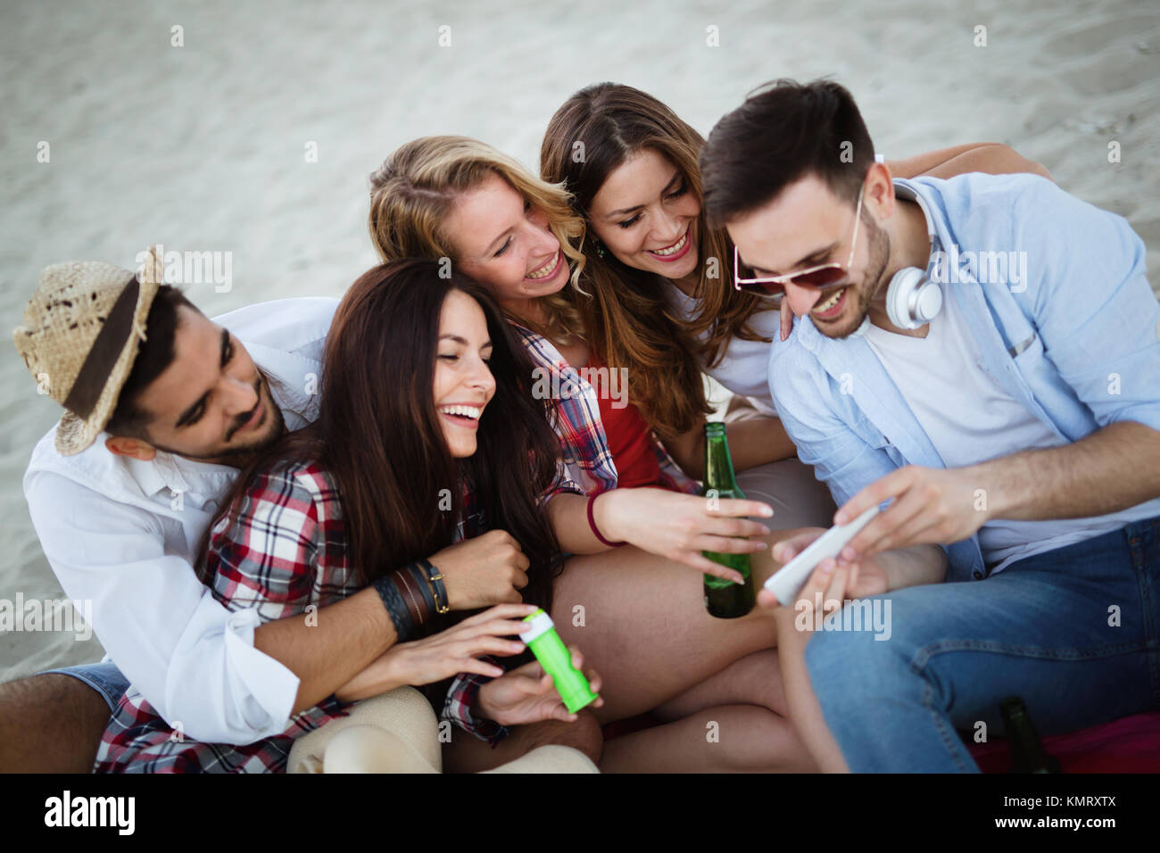 Teenagers group photo camera hi-res stock photography and images - Alamy