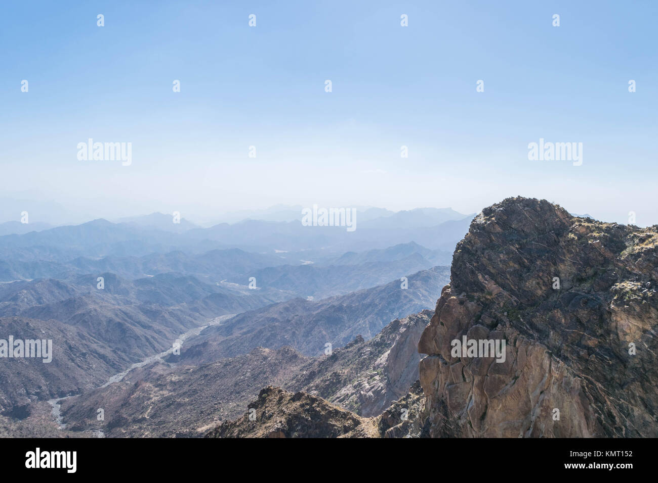 Inbetween rocks hi-res stock photography and images - Alamy