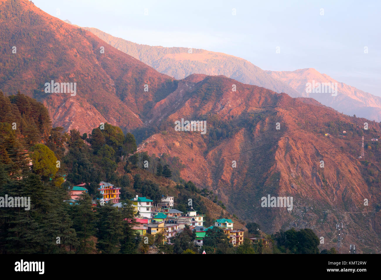 Dhauladhar mountain range hi-res stock photography and images - Alamy