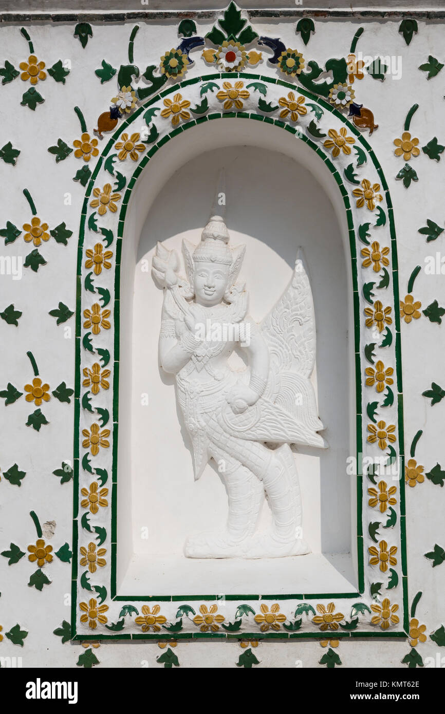 Thailand temple architecture showing hi-res stock photography and ...