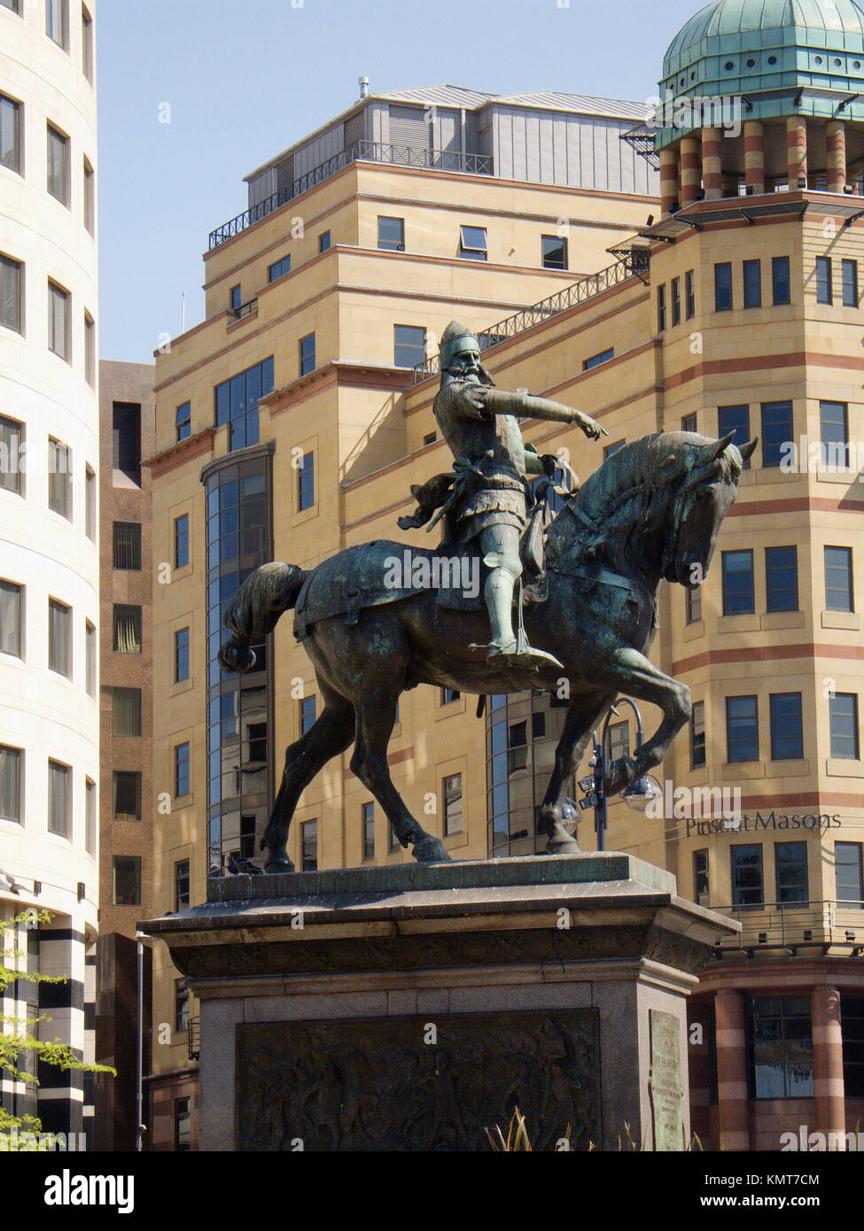 Black Horse Statue Leeds High Resolution Stock Photography and Images ...