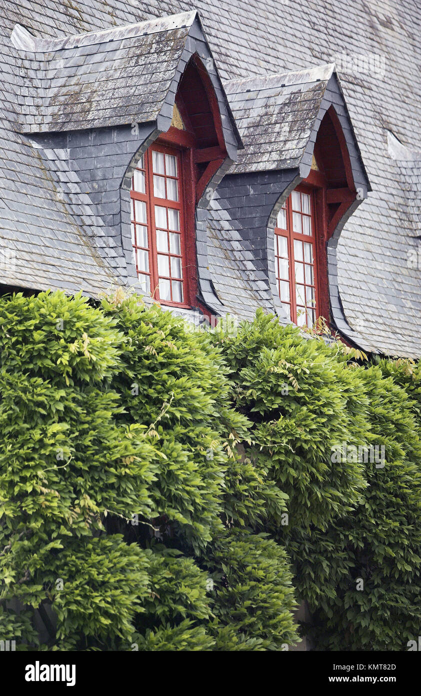 Structure of a slate roof hi-res stock photography and images - Alamy