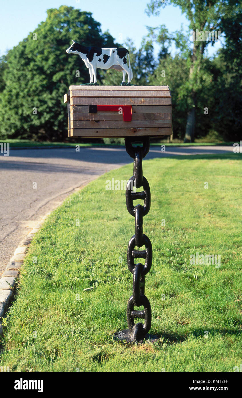 Cow mailbox hi-res stock photography and images - Alamy