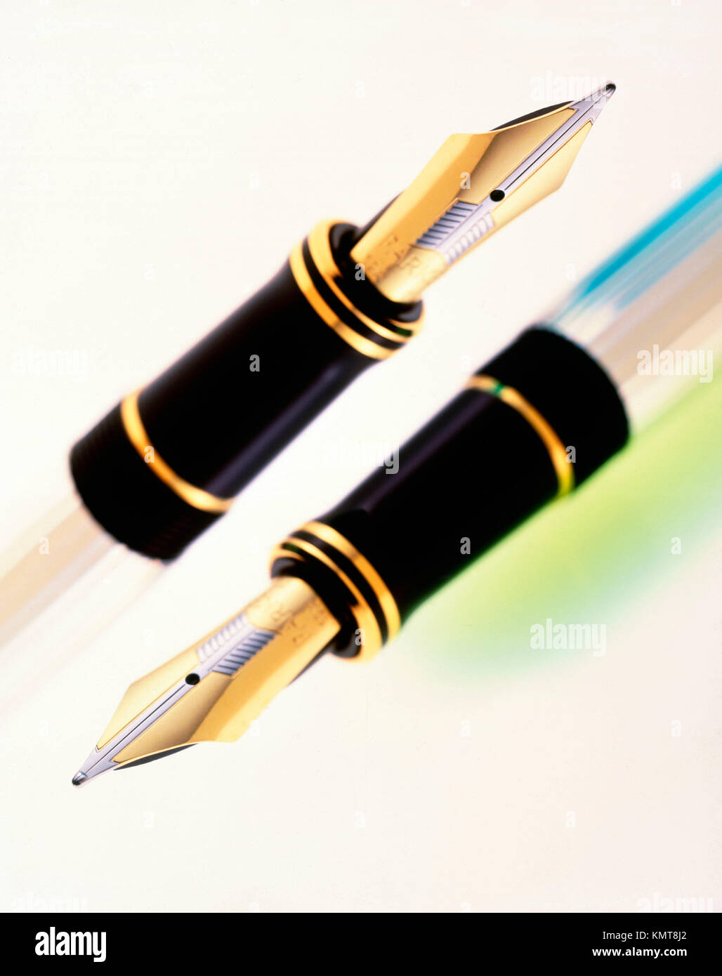Silver parker pen hi-res stock photography and images - Alamy