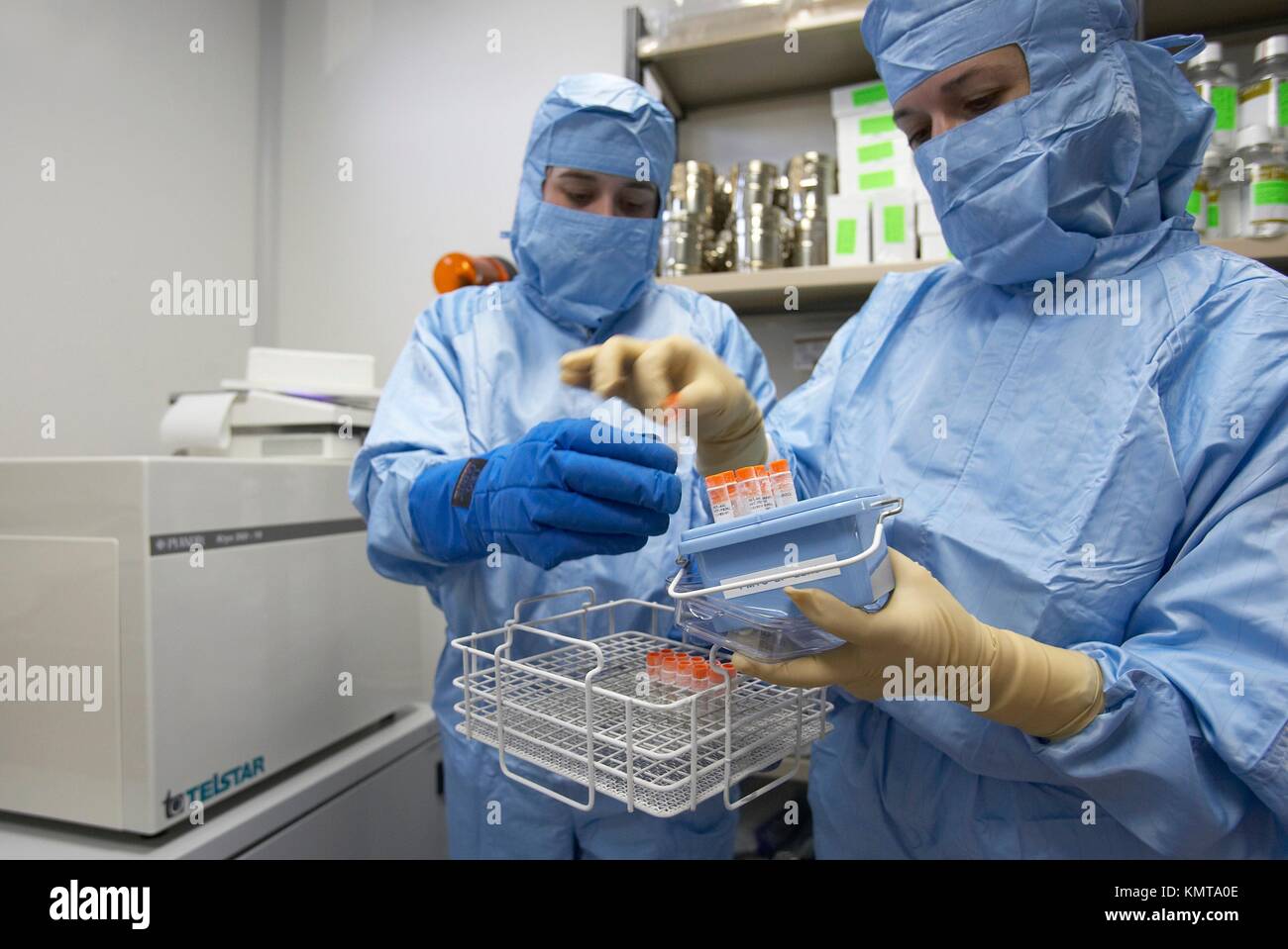 Biopharmaceutical laboratory hi-res stock photography and images - Alamy