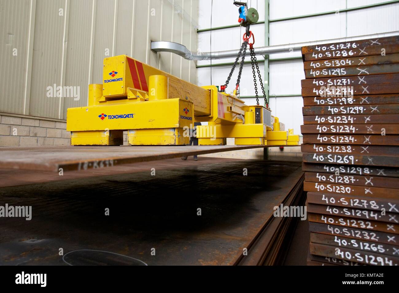 Electromagnetic Crane High Resolution Stock Photography and Images - Alamy