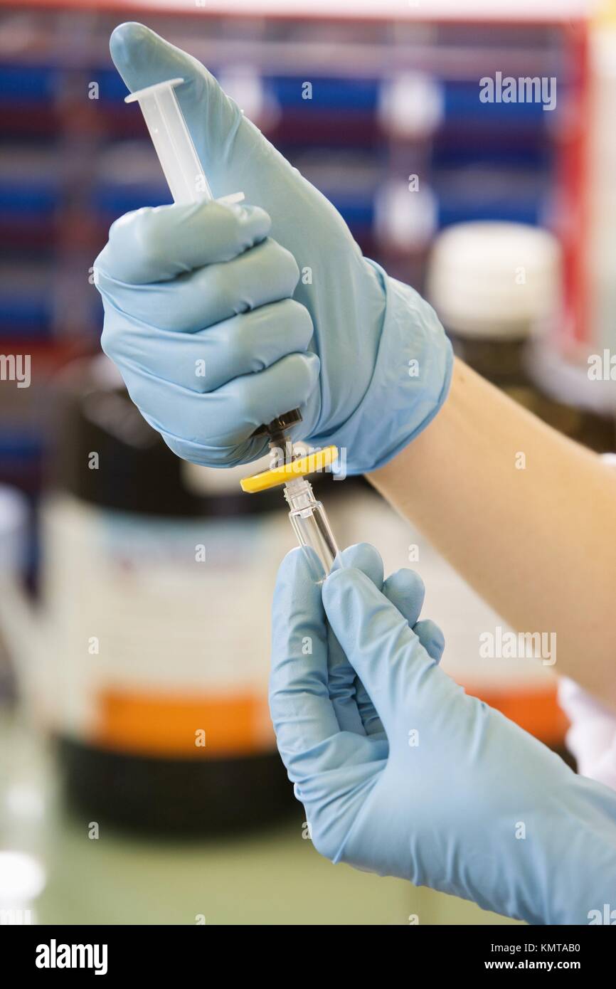 Filtration, sample injector, HPLC, Laboratory of Agri-Environmental ...