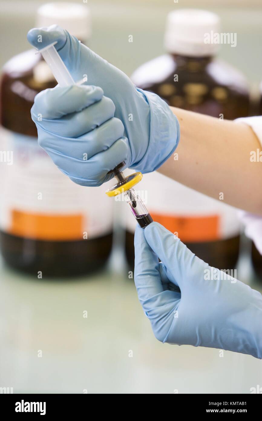 High pressure liquid chromatography hi-res stock photography and images ...