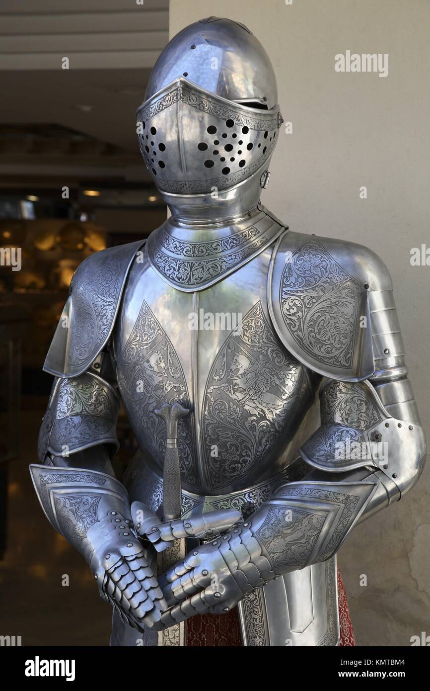 Suit of armour battle hi-res stock photography and images - Alamy