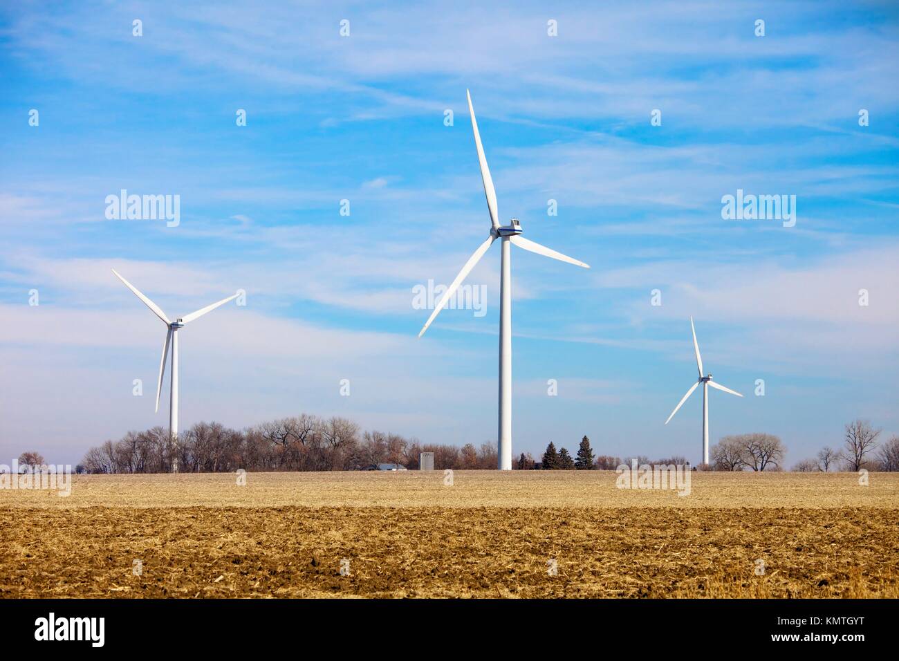 wind turbines making electricity in Minnesota Stock Photo - Alamy
