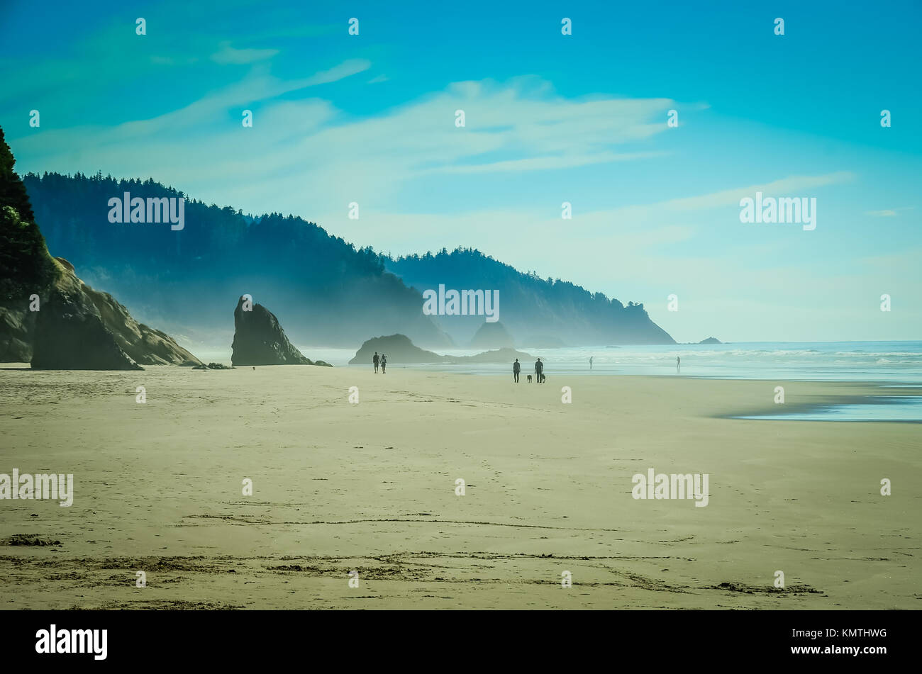 Cannon Beach, Oregon, USA. (Hug Point Beach State Park, Oregon Coast ...