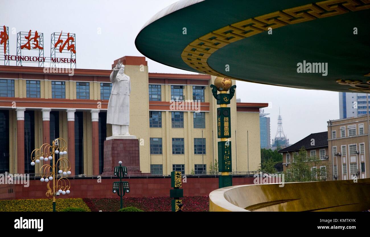 Tianfu Square with Mao Statue Chengdu, Sichuan, China Stock Photo - Alamy