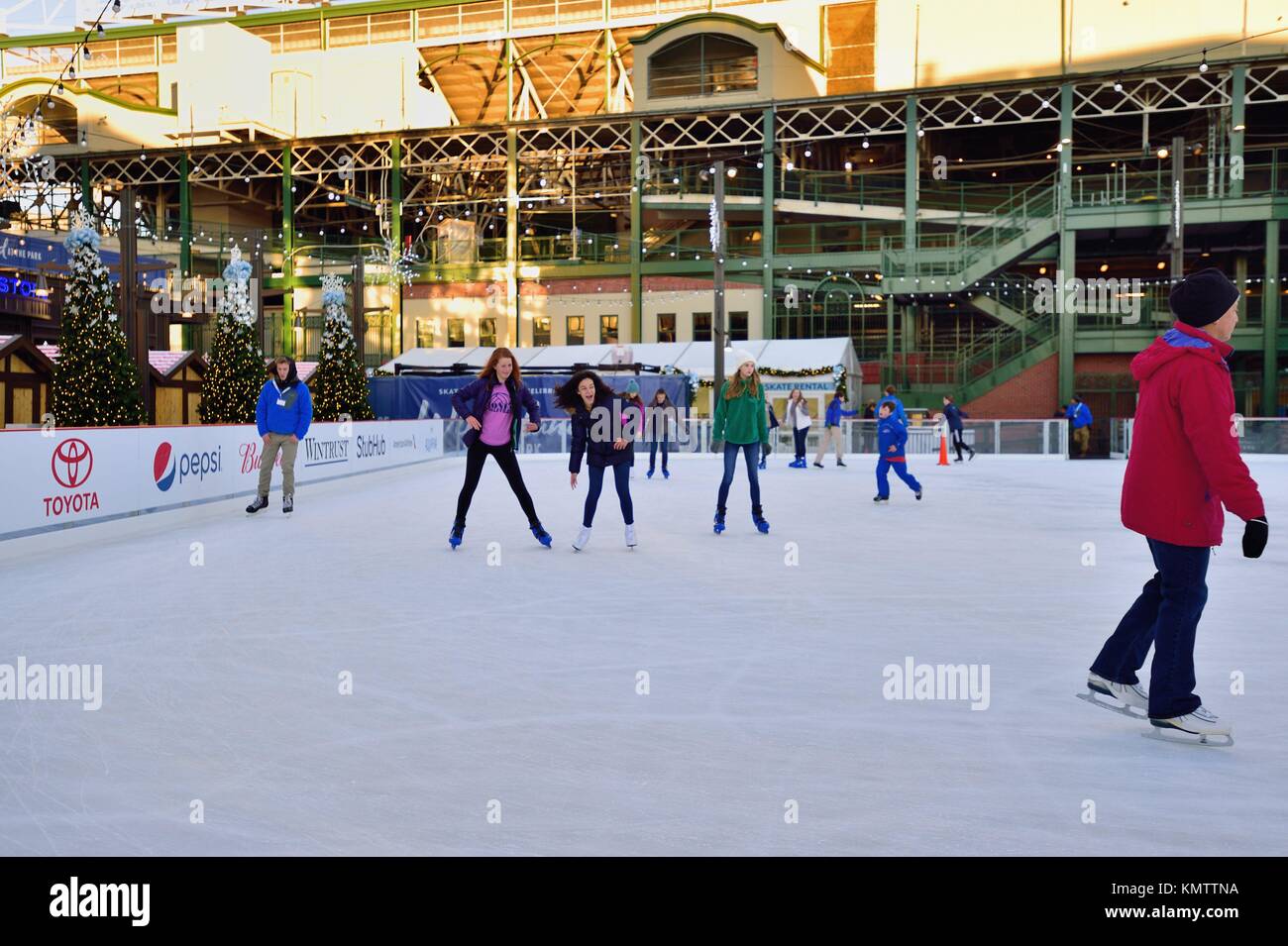 People skating as Chicago's Wrigleyville neighborhood takes on a ...