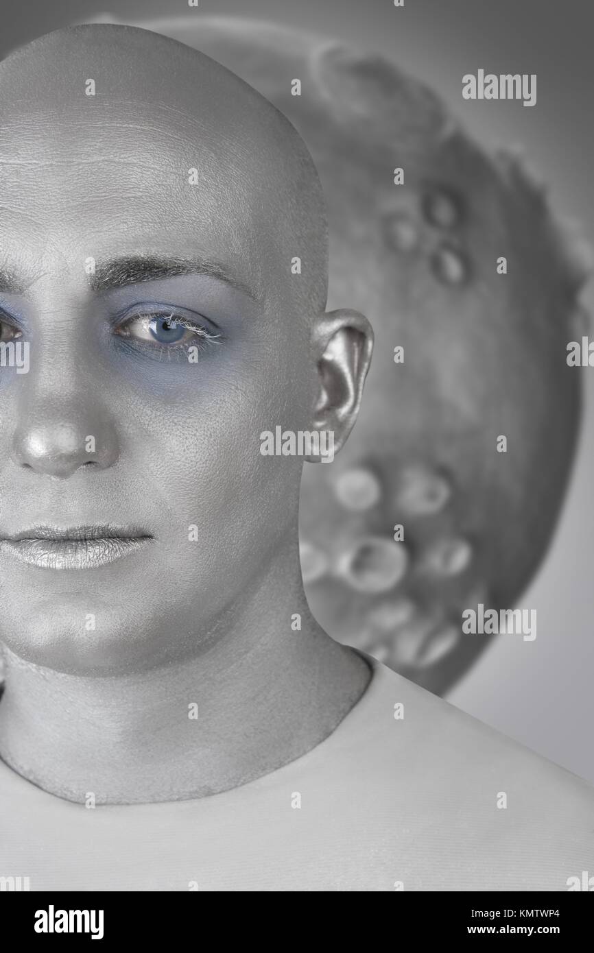 Silver alien hi-res stock photography and images - Alamy