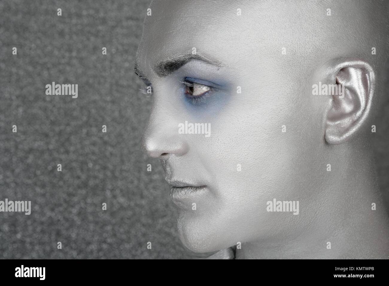 Silver alien hi-res stock photography and images - Alamy