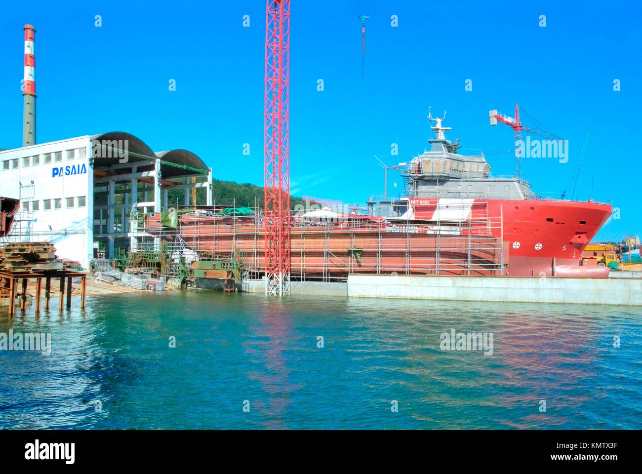 Tug boat repair hi-res stock photography and images - Alamy
