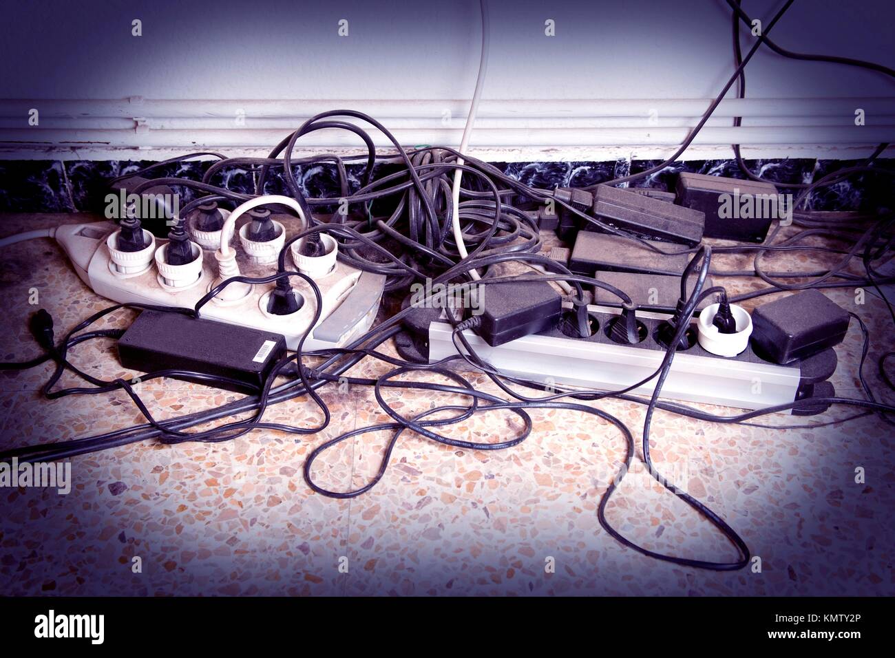 Clutter home office hi-res stock photography and images - Alamy