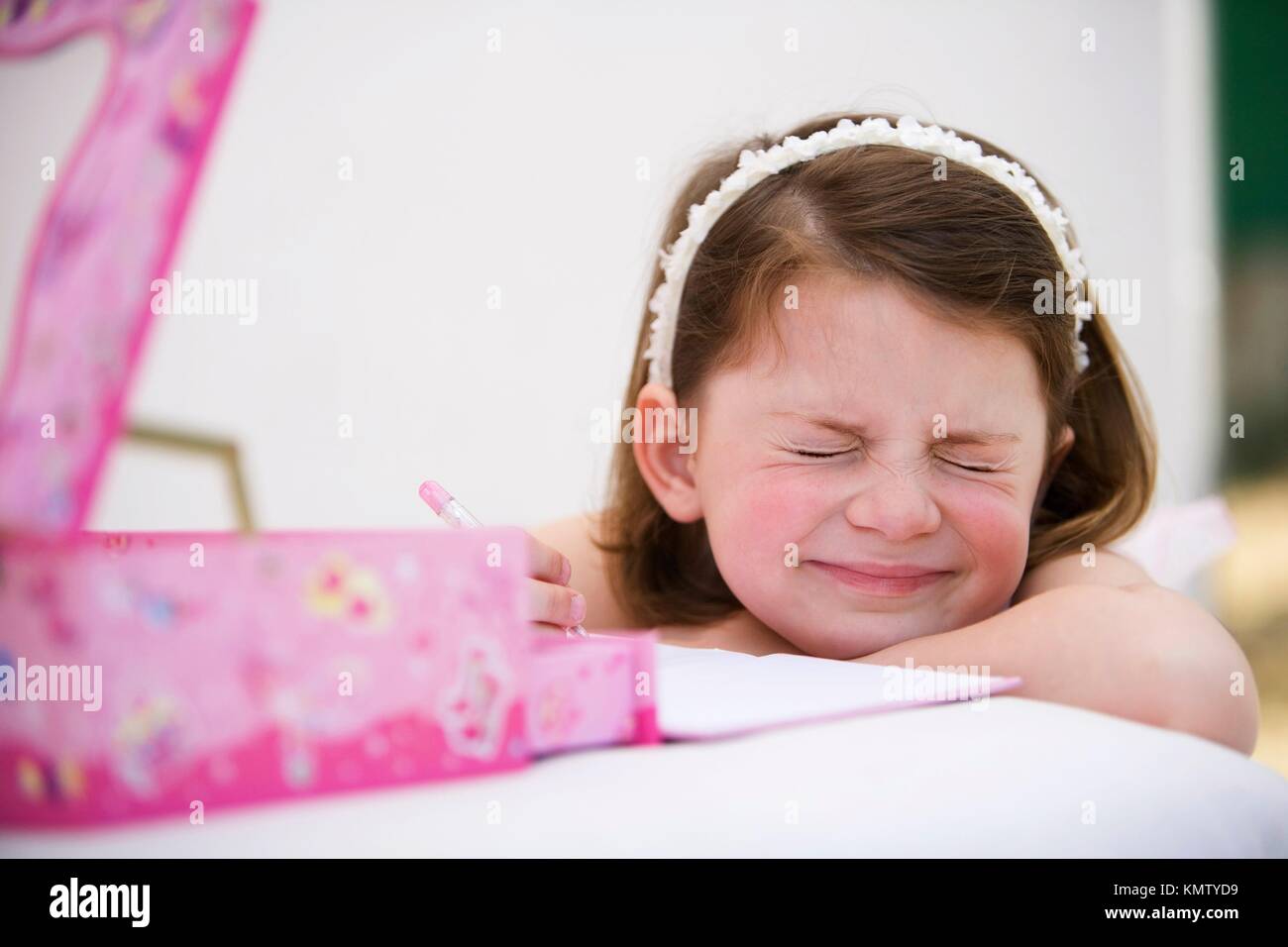 Little girl with closed eyes Stock Photo - Alamy
