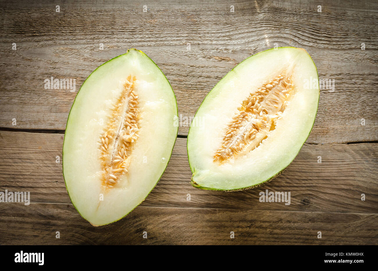 Piel de sapo melon fruit slice hi-res stock photography and images - Alamy