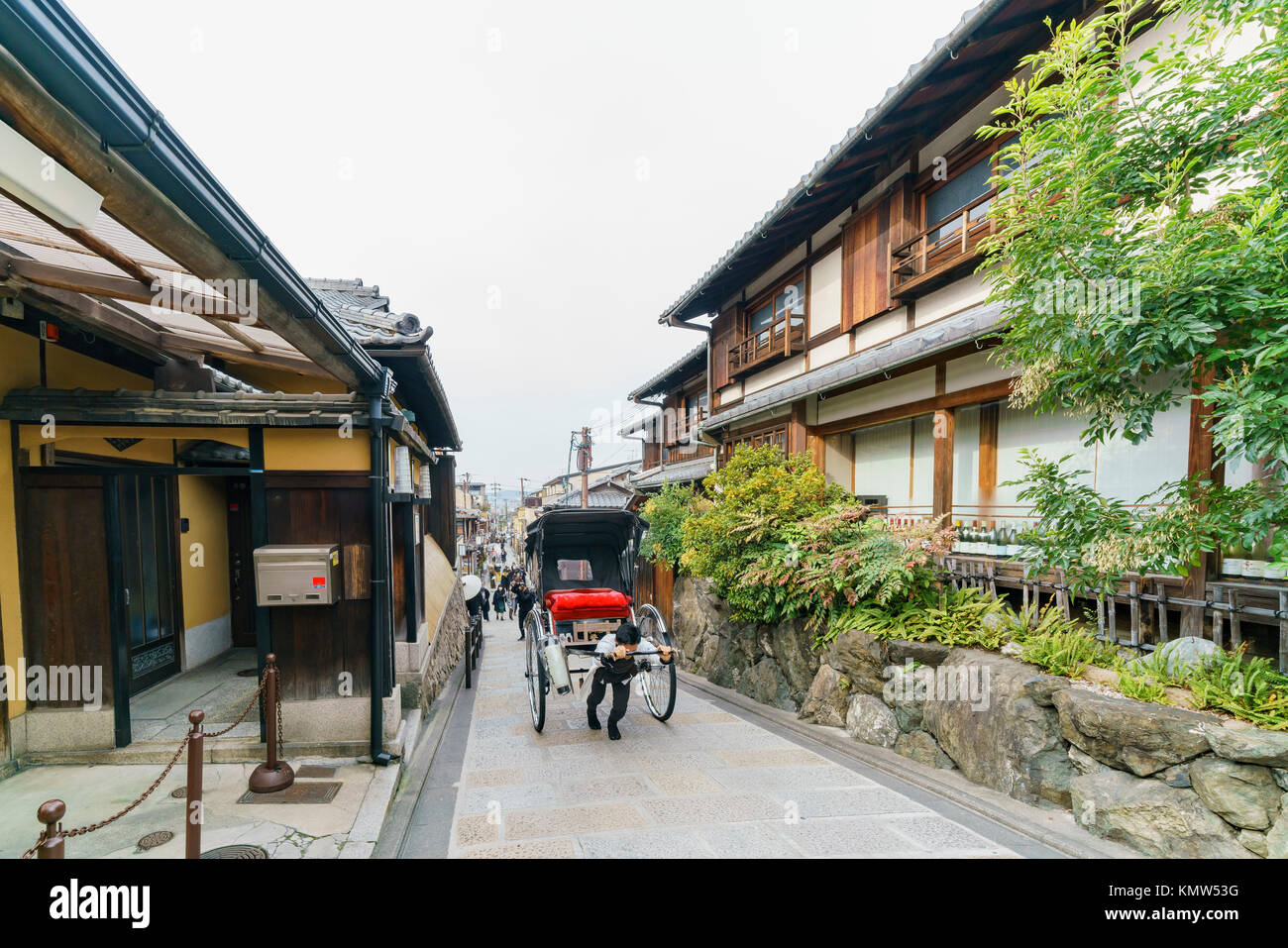 Kyoto, NOV 26: Beautiful street scene around Ninenzaka, Sannenzaka on ...