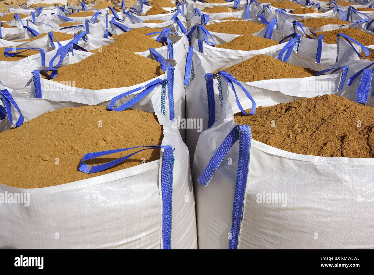 Sandbag white hi-res stock photography and images - Alamy