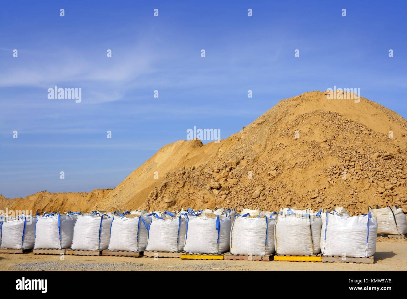 Sandbag white big bag sand hi-res stock photography and images - Alamy