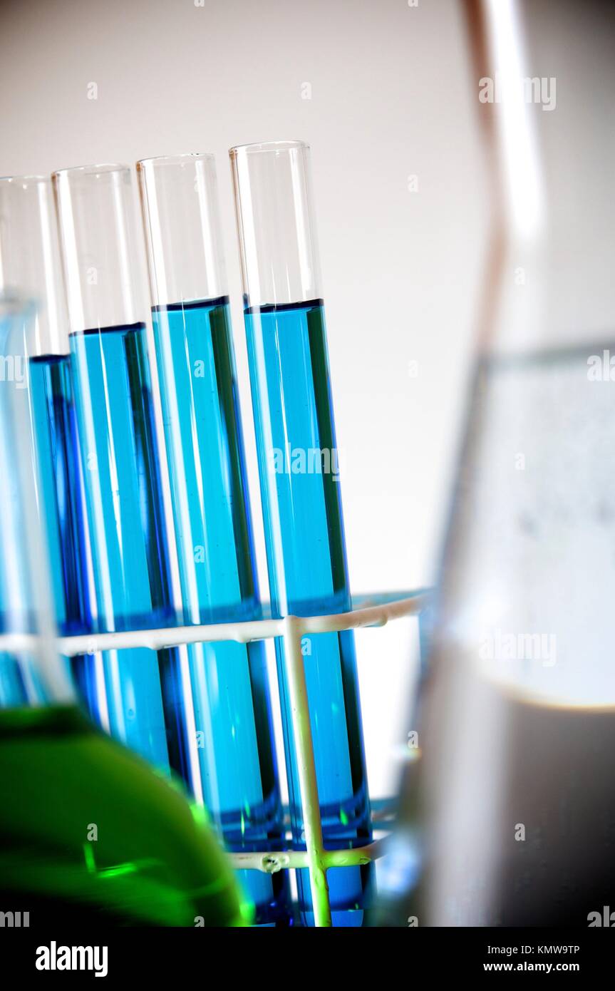 Test tube rack clear liquid hi-res stock photography and images - Alamy