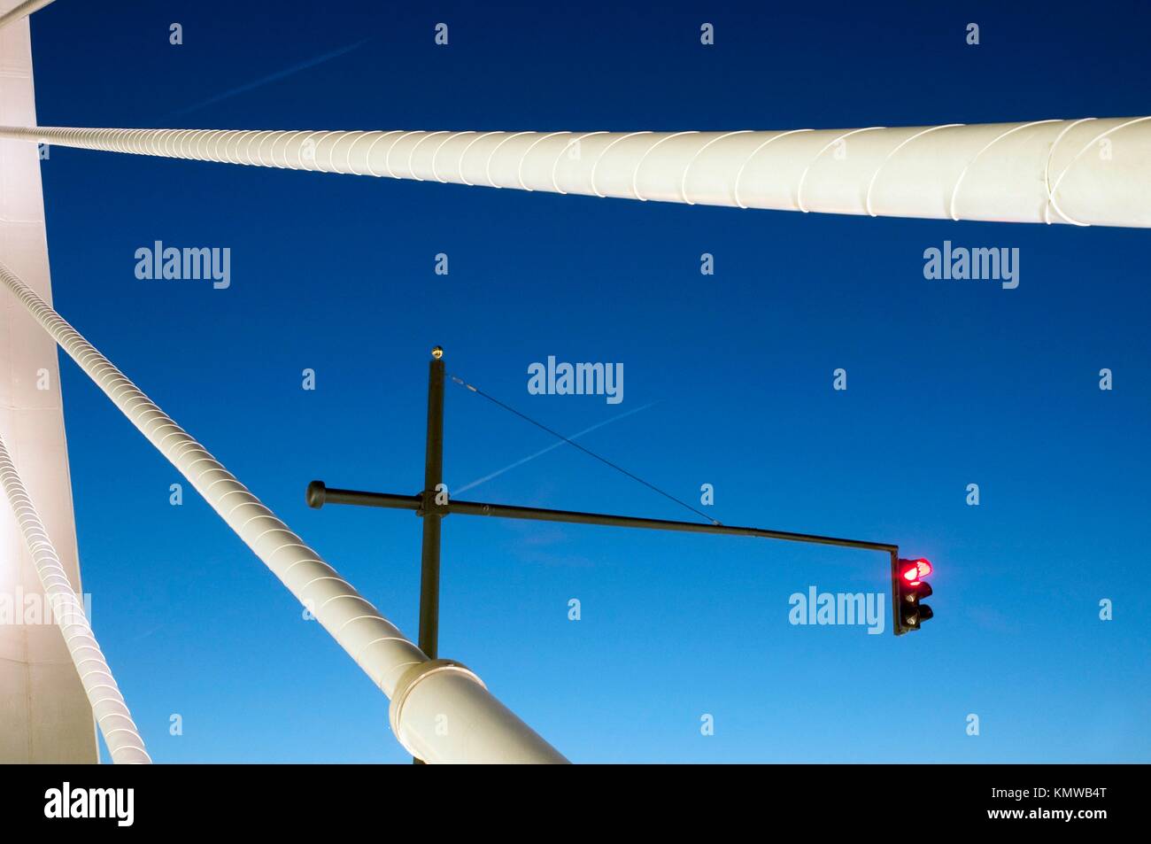 Red traffic light spain hi-res stock photography and images - Alamy