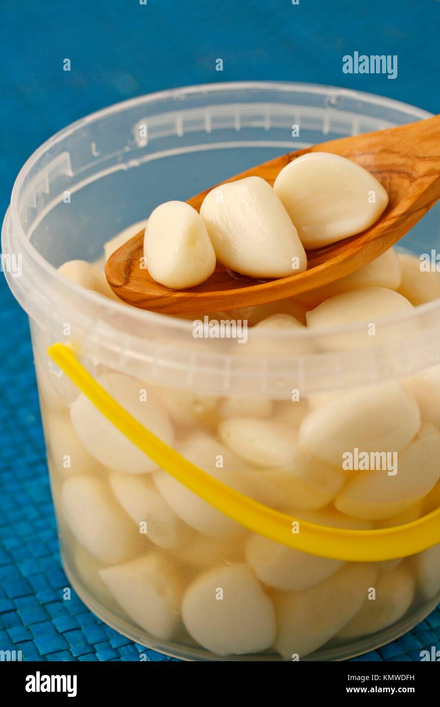 Blue garlic hi-res stock photography and images - Alamy