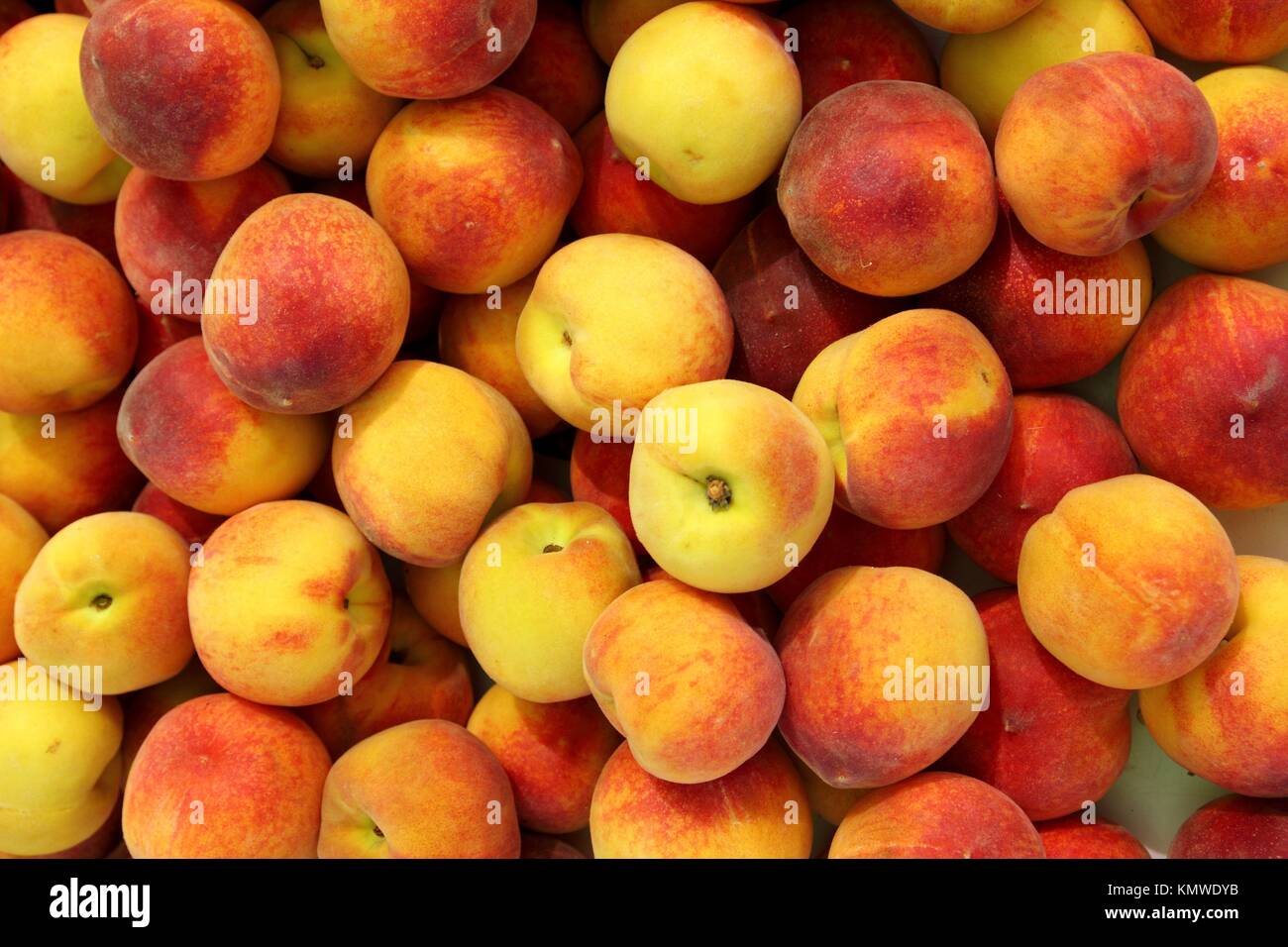 Peaches pattern hi-res stock photography and images - Alamy