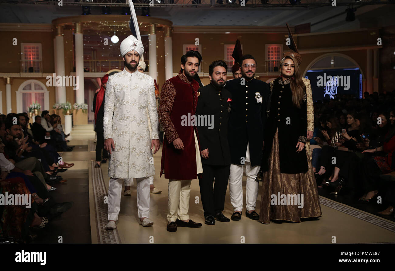 Lahore, Pakistan. 03rd Sep, 2017. Models present creations of famous ...