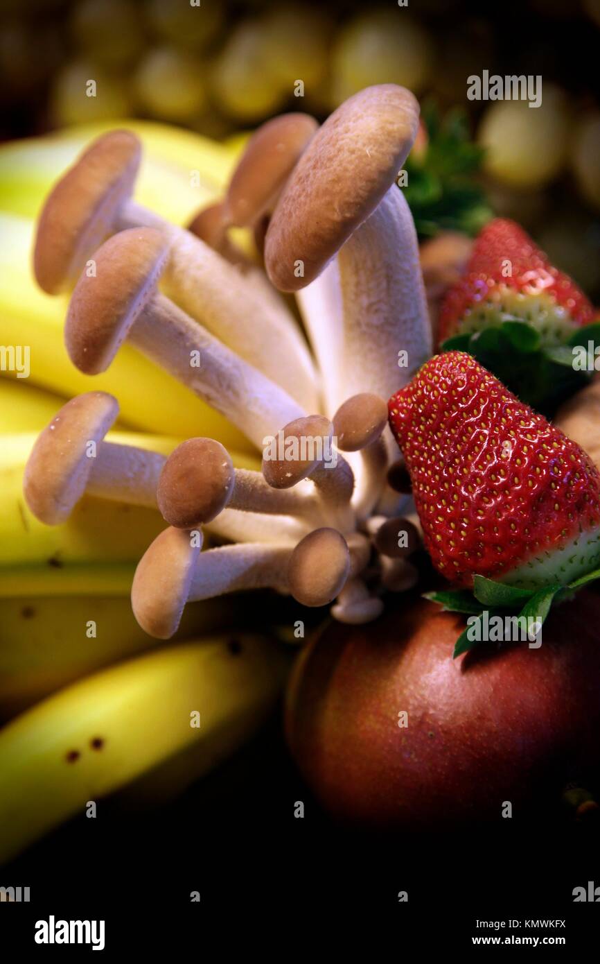 Comida Con Hongo High Resolution Stock Photography and Images - Alamy