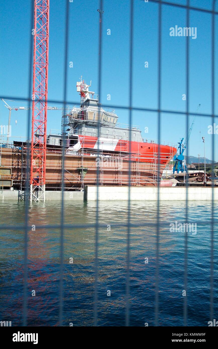 Navy tug boat hi-res stock photography and images - Alamy