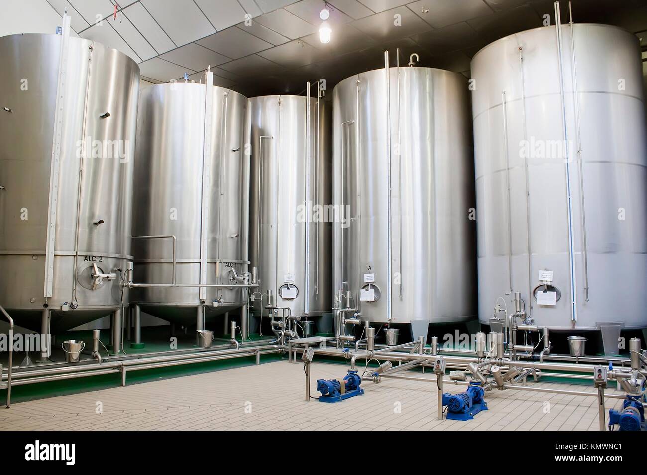 Cylindrical container hi-res stock photography and images - Alamy