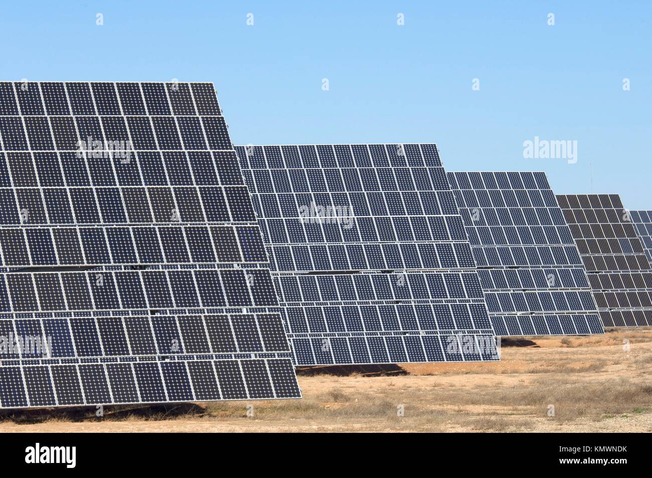 Giant solar panels hi-res stock photography and images - Alamy