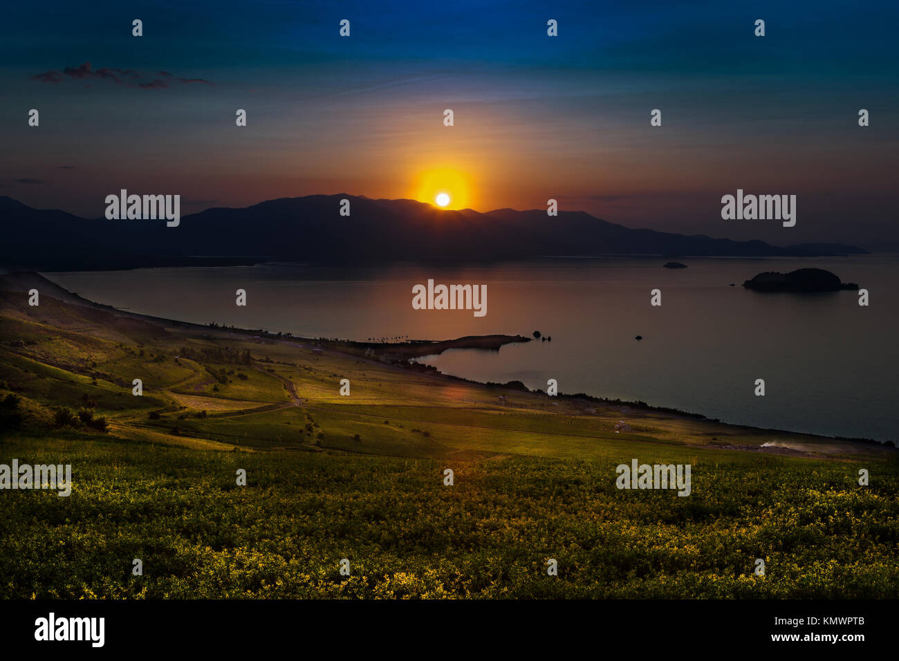 Sunset in Van lake - Turkey Stock Photo - Alamy