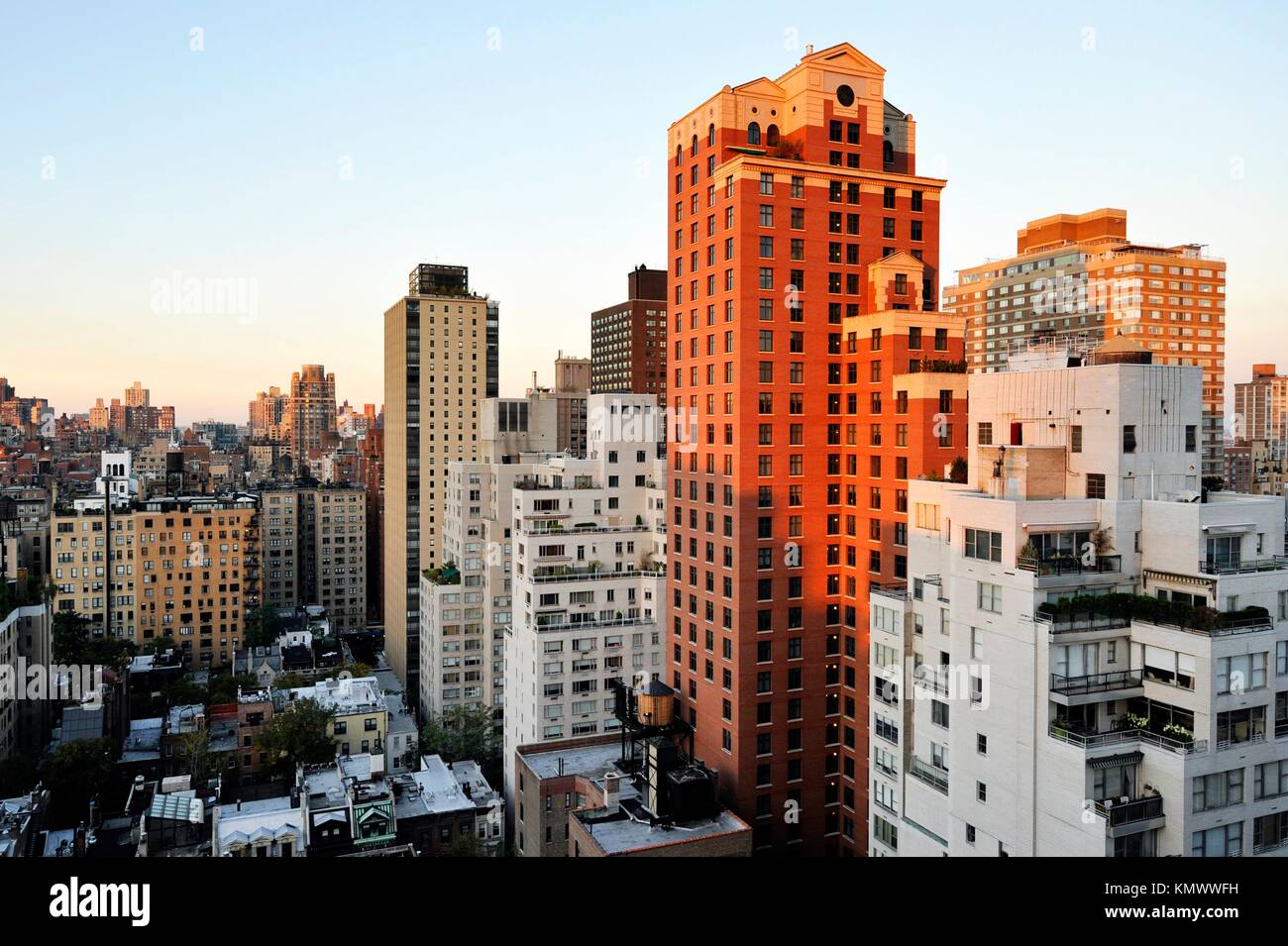 Upper east side and skyline hi-res stock photography and images - Alamy