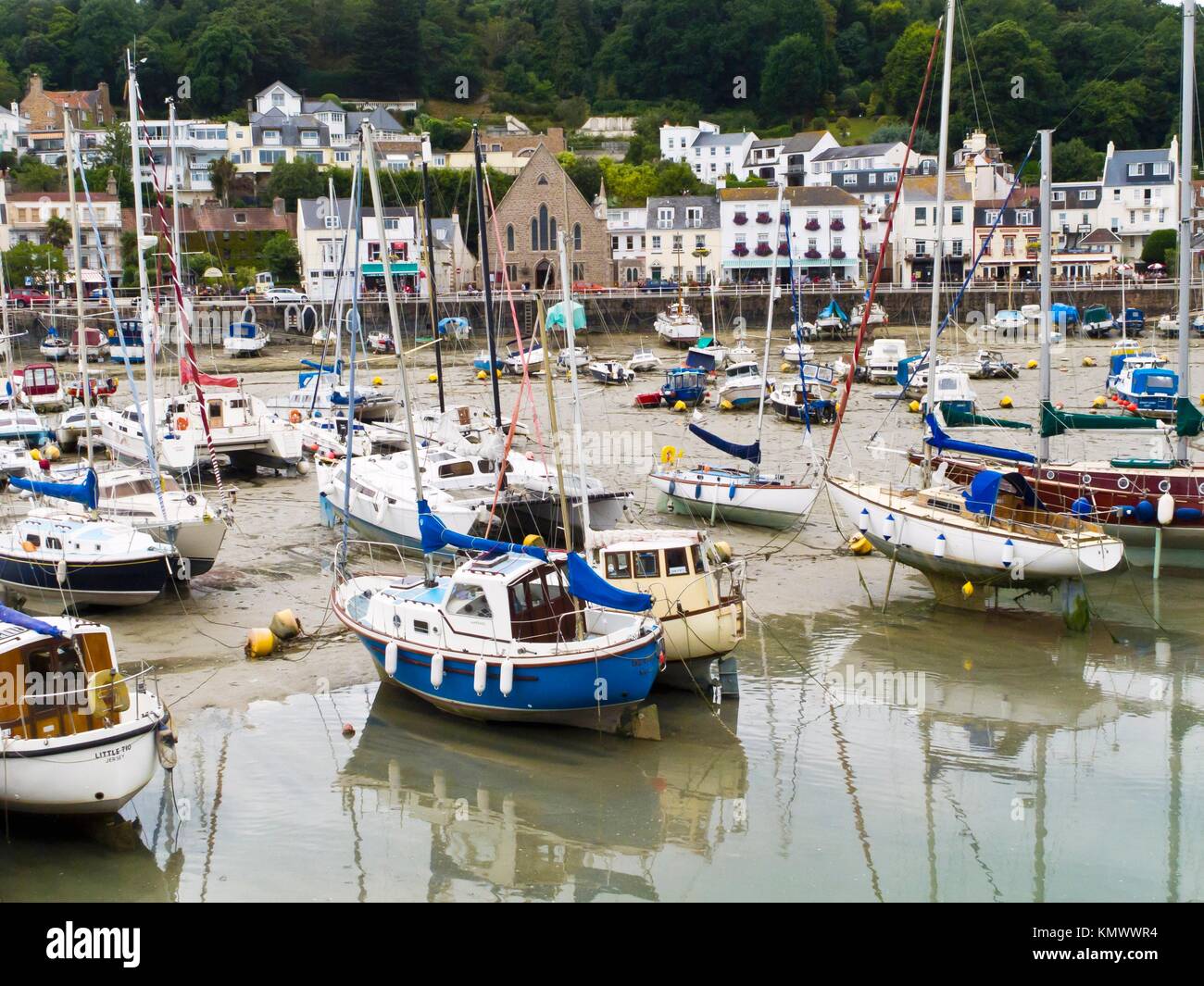 English channel water hi-res stock photography and images - Alamy