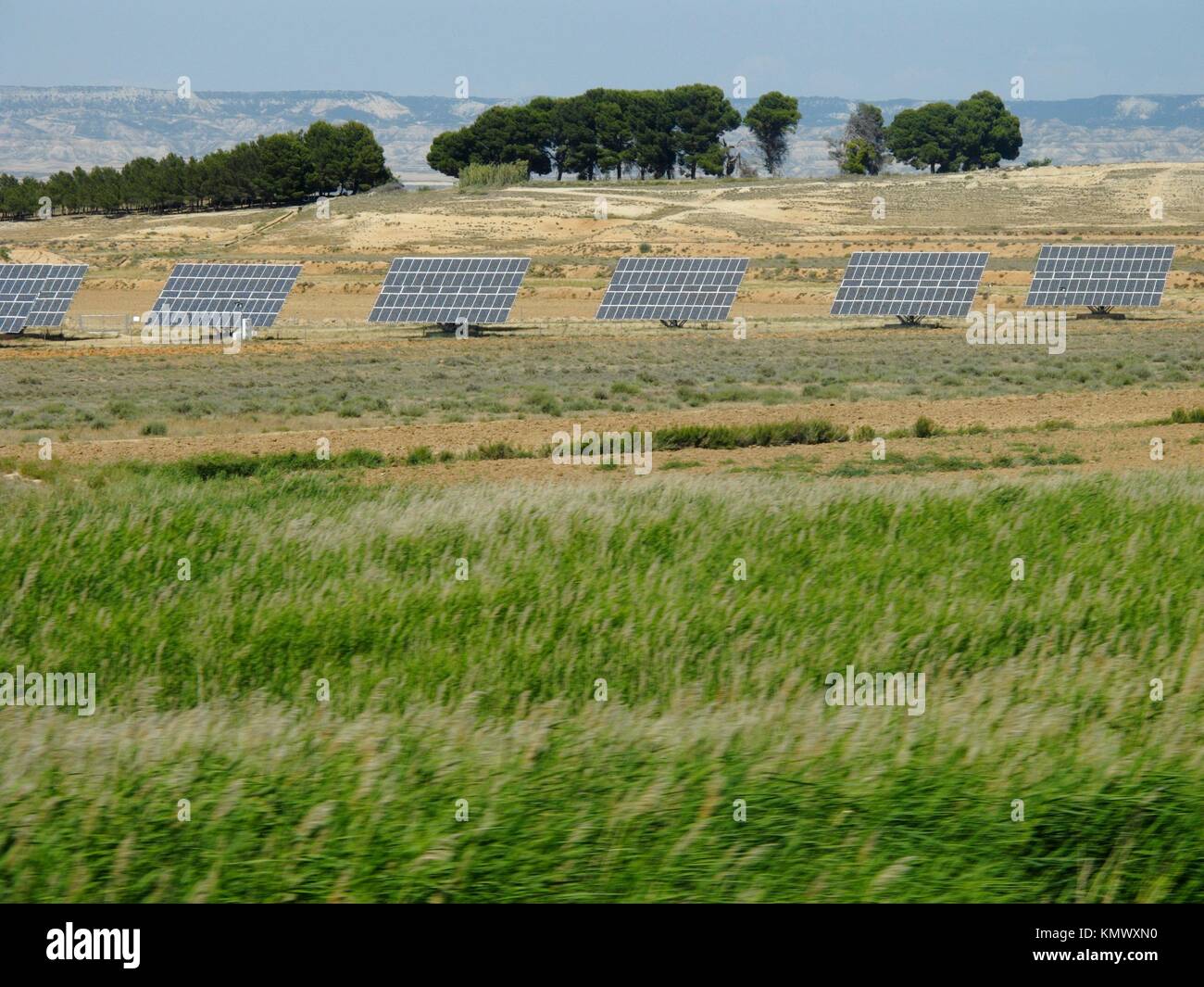 Solar panel fields hi-res stock photography and images - Alamy