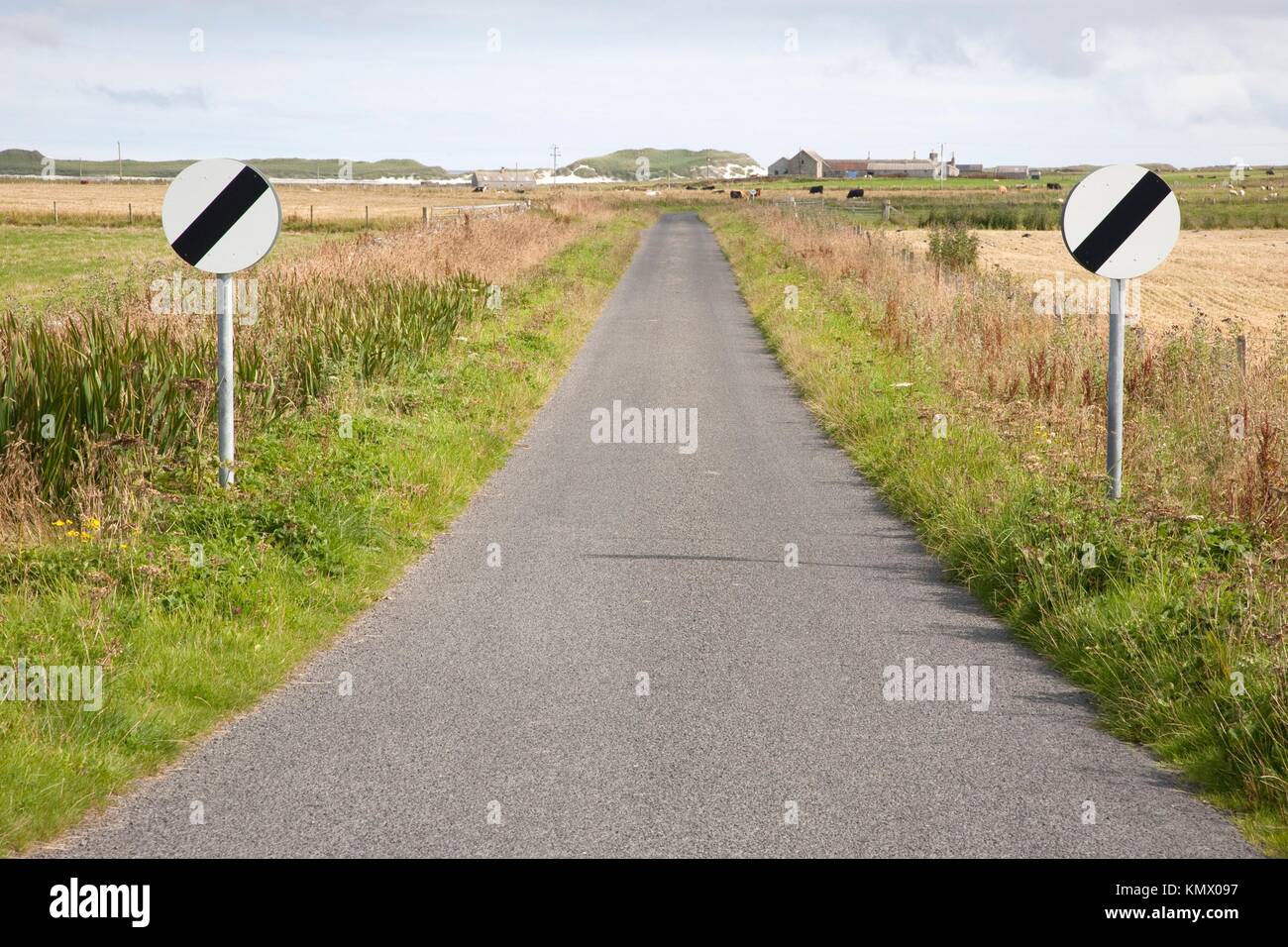 Rural road signs hi-res stock photography and images - Alamy